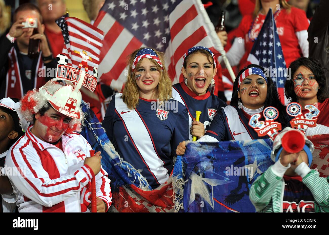 England usa fans show support hi-res stock photography and images - Alamy