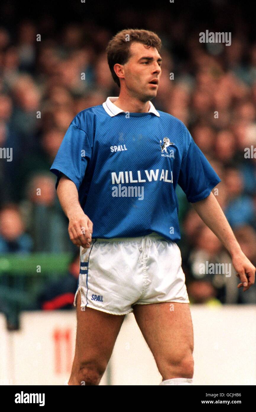 FOOTBALL. IAN DAWES. MILLWALL. ACTION Stock Photo - Alamy