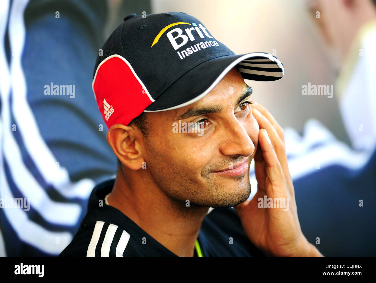 Cricket head head shot cap hi-res stock photography and images - Alamy