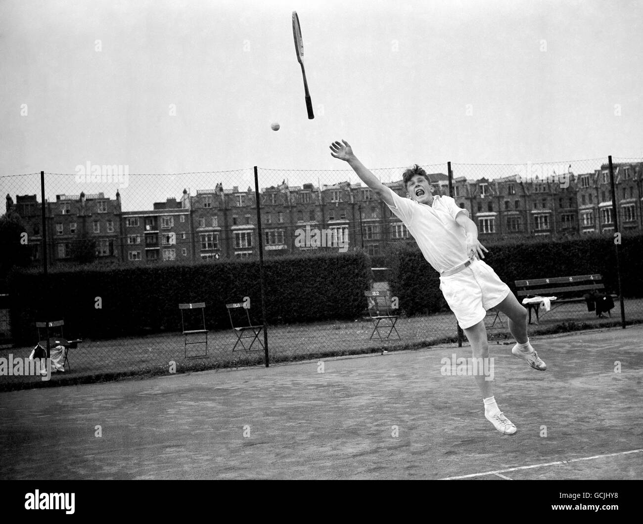 So 16s Black and White Stock Photos & Images - Alamy