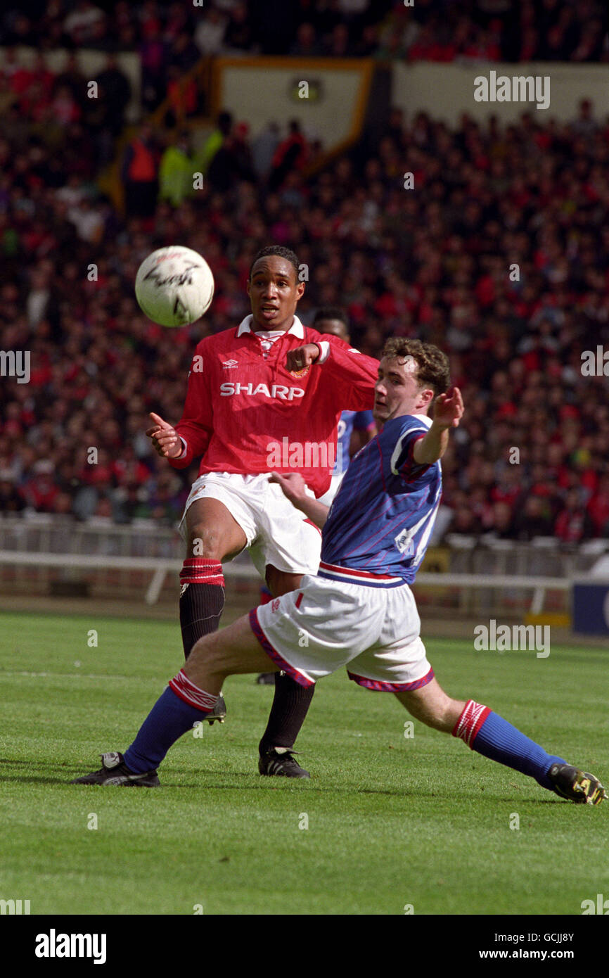 Football man utd wembley1994 hi-res stock photography and images - Alamy