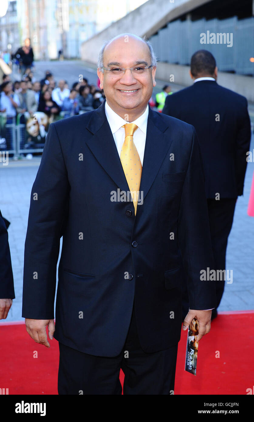 Keith Vaz MP arrives for the premiere of Raavan at the British Film ...