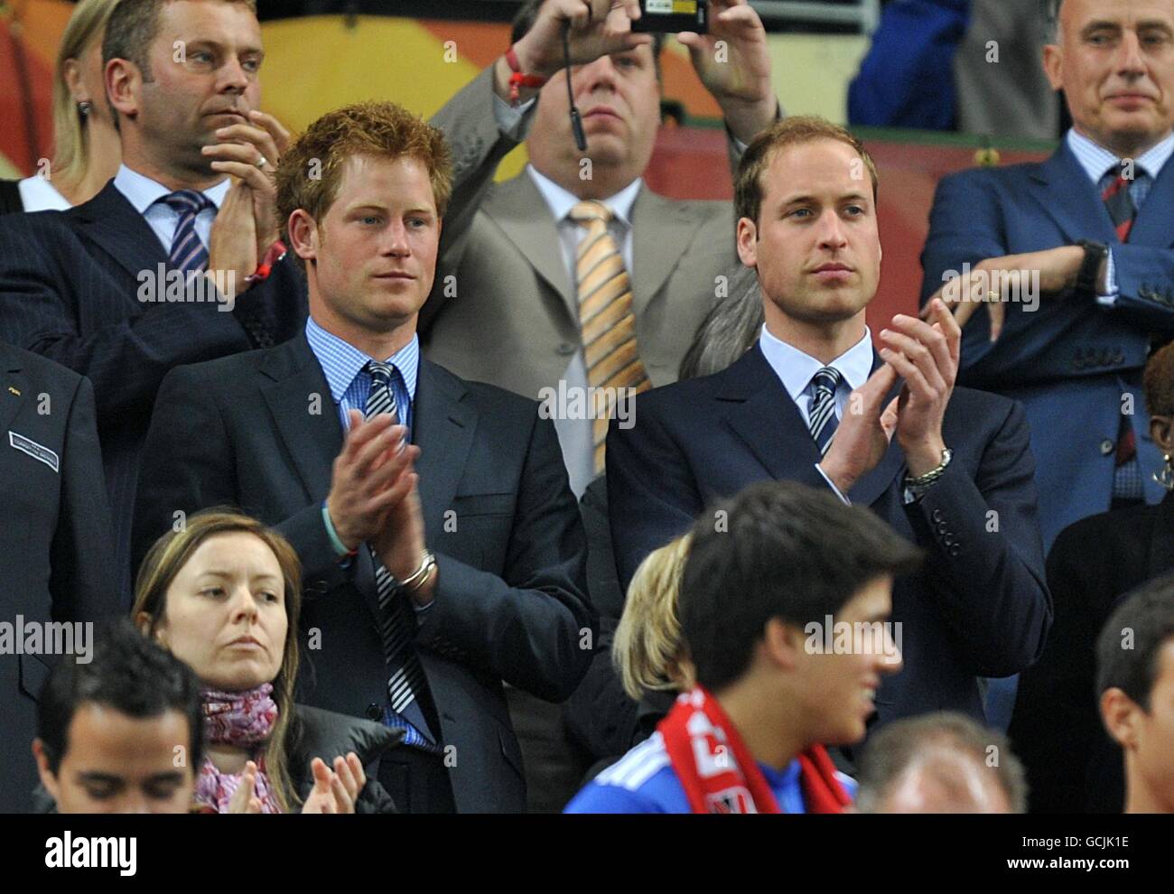 World cup 2010 england v algeria hi-res stock photography and images ...