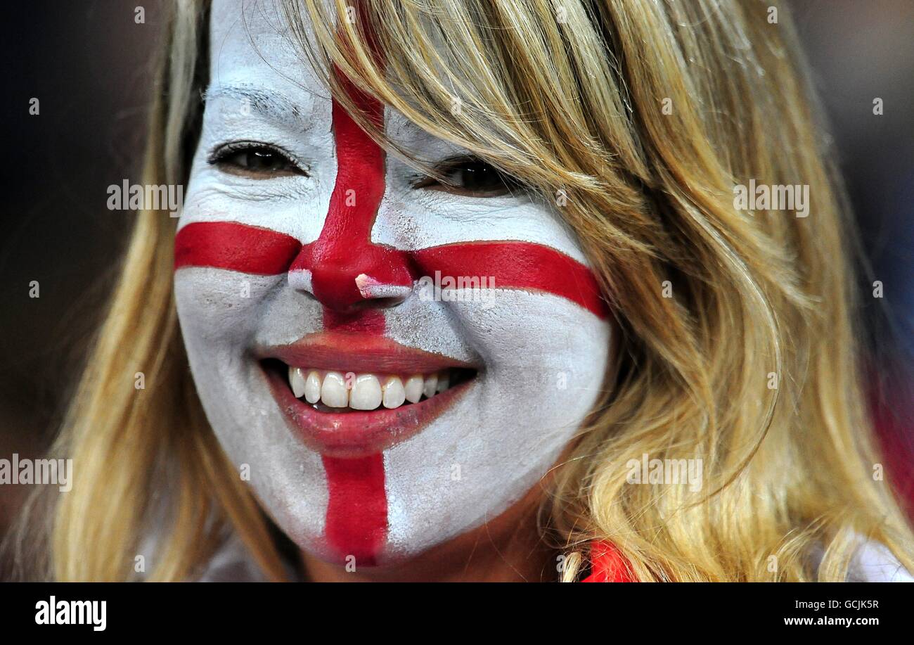 England soccer fan face paint hi-res stock photography and images - Alamy