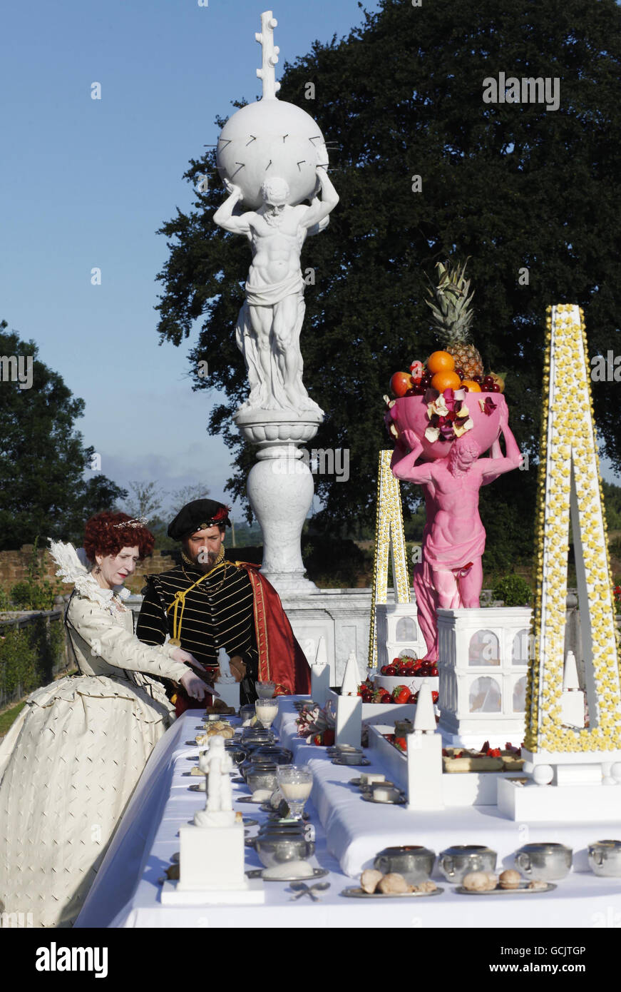 Served queen elizabeth i hi-res stock photography and images - Alamy