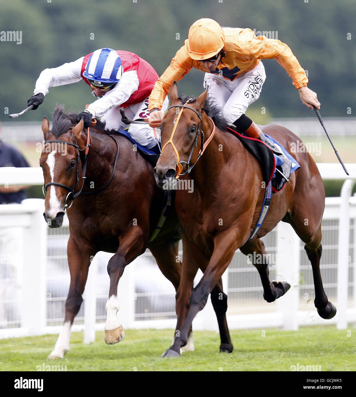 Horse racing eclipse meeting sandown park hi-res stock photography and ...