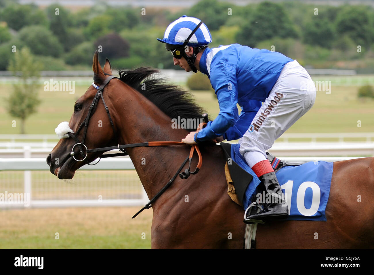 Horse Racing - Eclipse Meeting - Sandown Park Stock Photo - Alamy