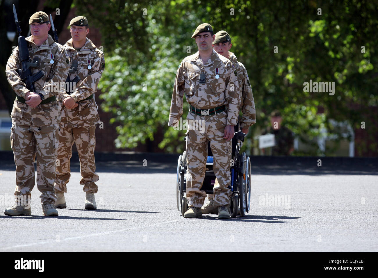 Soldiers from the duke of wellington regiment hi-res stock photography ...