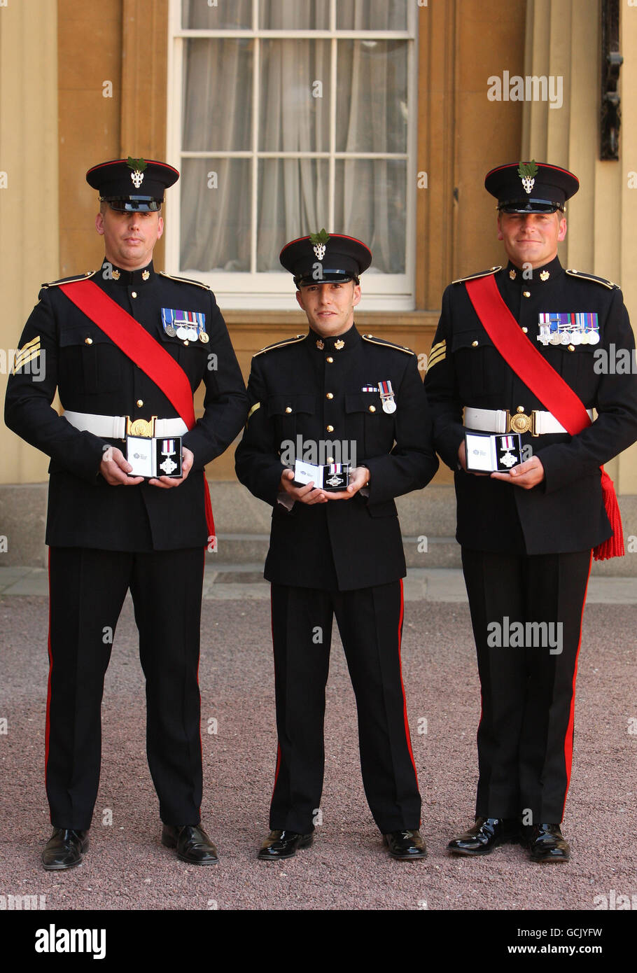 Left to right sergeant alan dennis hi-res stock photography and images ...