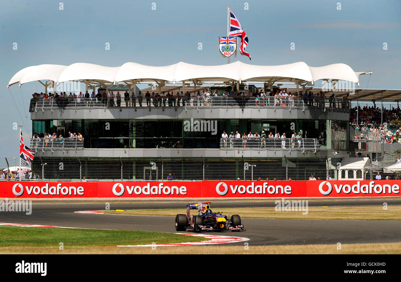 Auto british general view gv driving f1 union jack flag hi-res stock ...