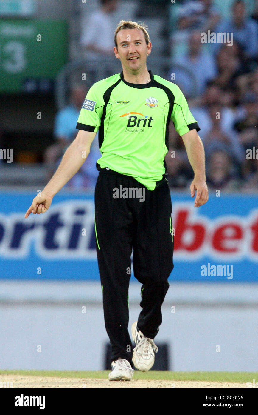 Surrey bowler chris schofield hi-res stock photography and images - Alamy