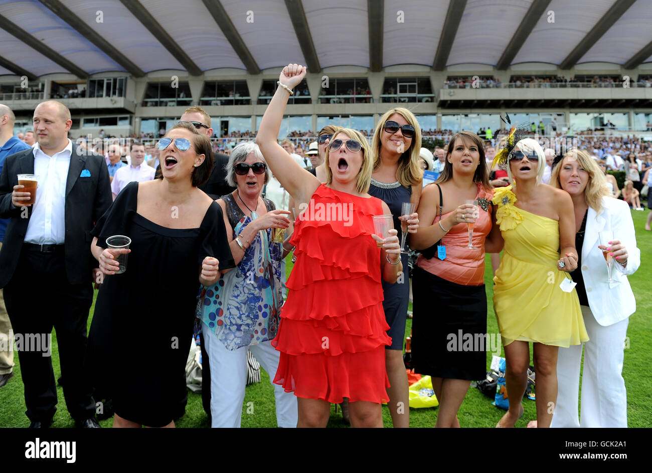 Race horse cheering hi-res stock photography and images - Alamy