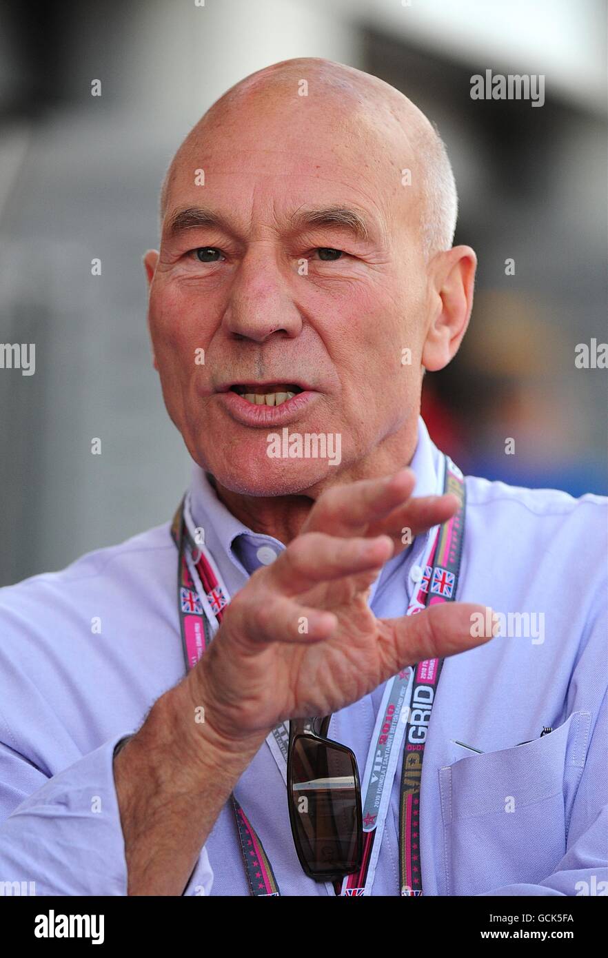 Sir patrick stewart hi-res stock photography and images - Alamy