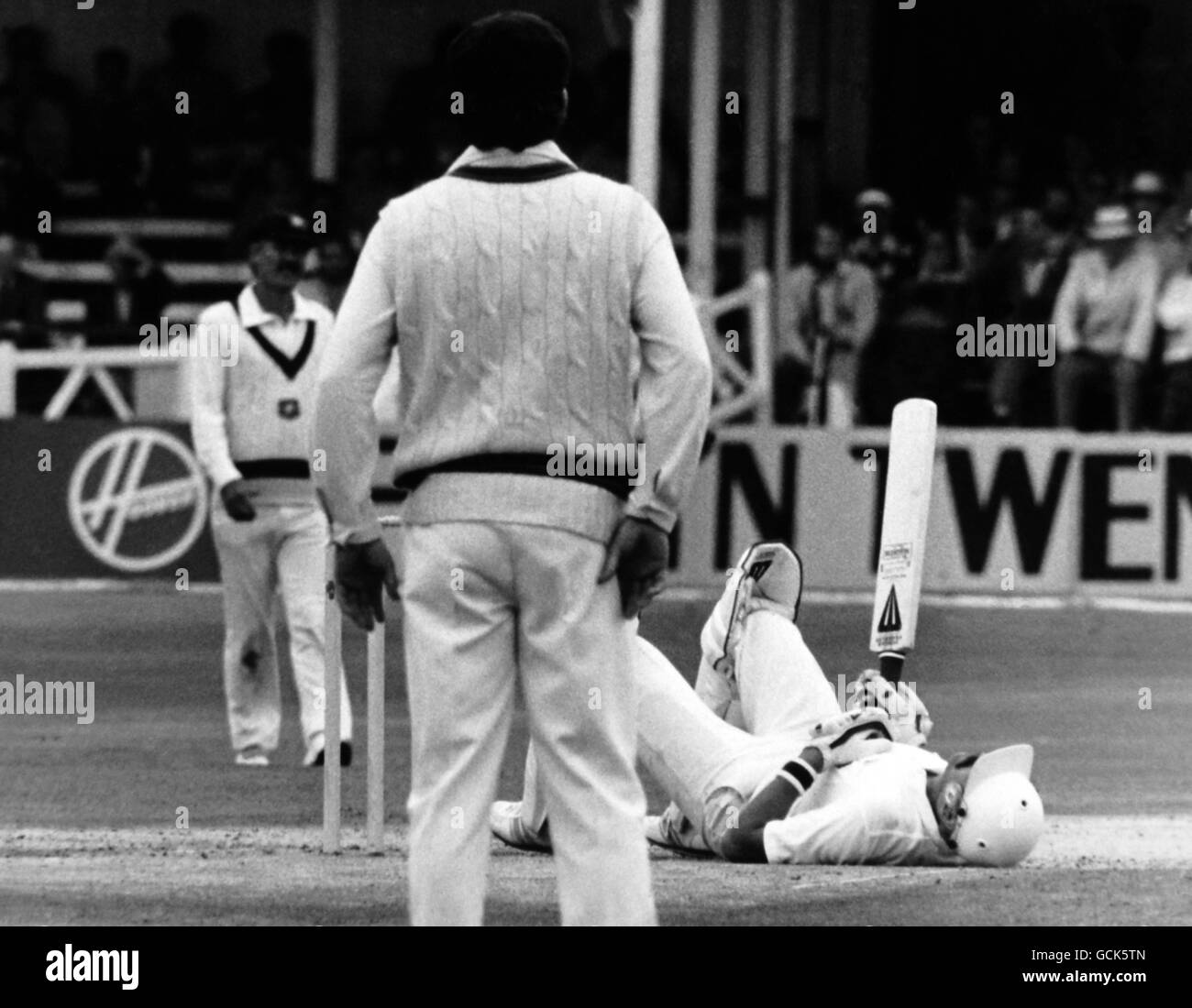 England play australia in Black and White Stock Photos & Images - Alamy