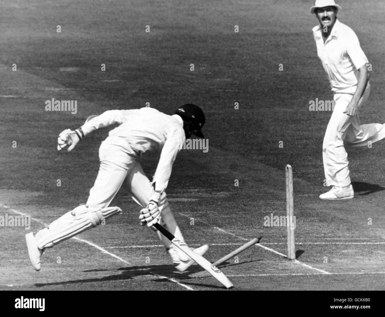 Cricket stadium full view Black and White Stock Photos & Images - Alamy