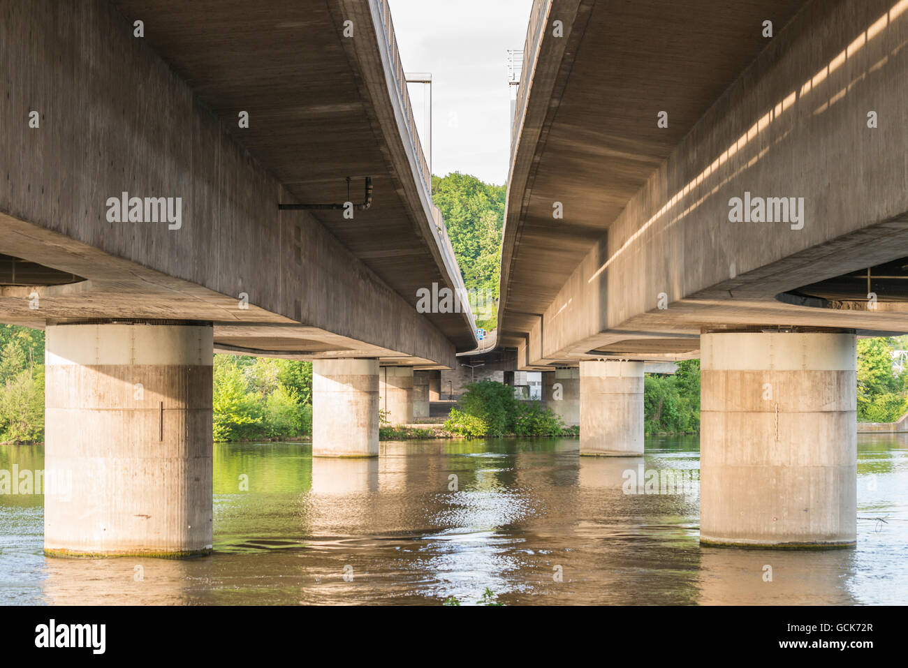 Bridge over freeway hi-res stock photography and images - Alamy