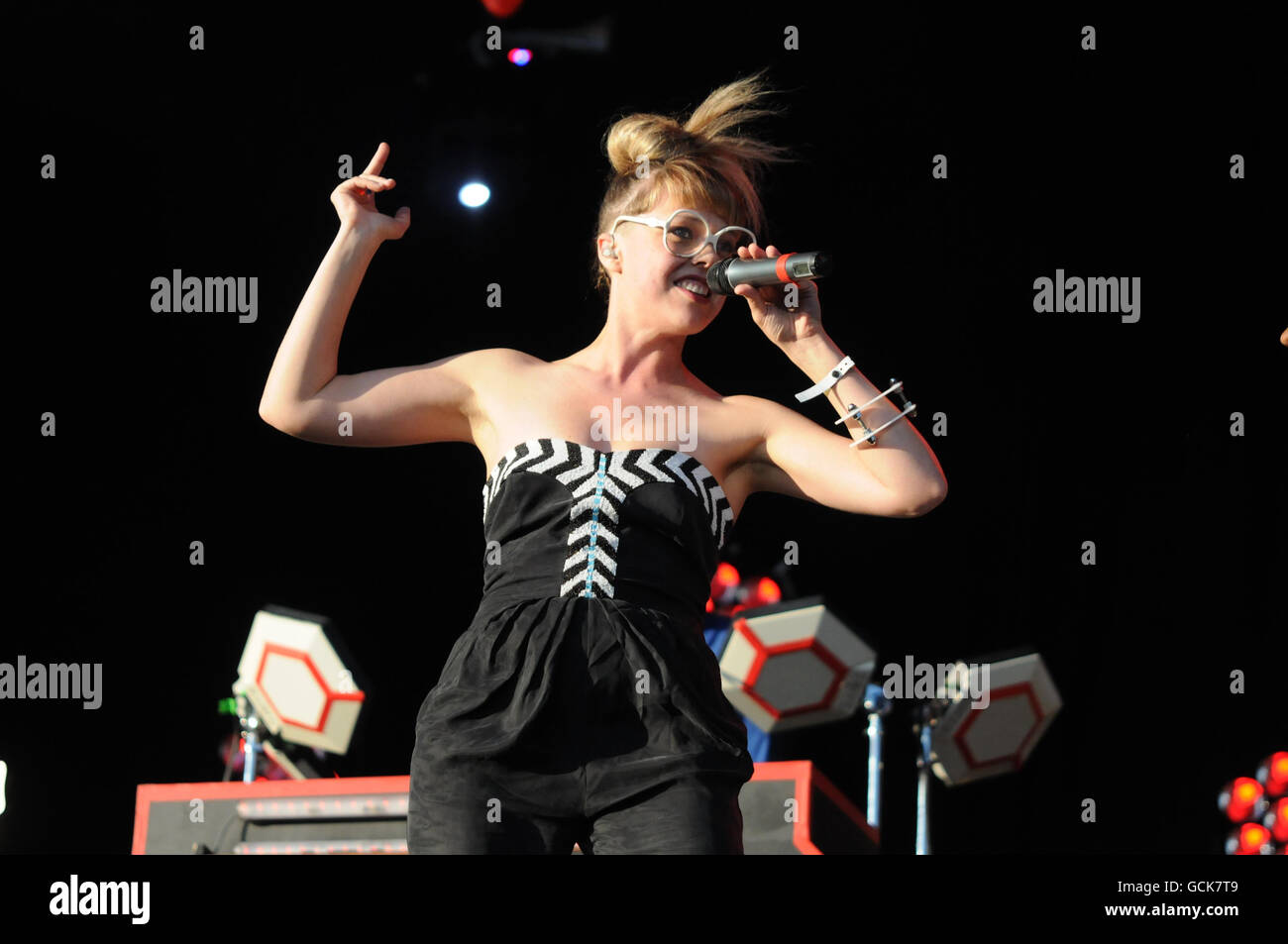 Amanda Warner also known as MNDR performs with Mark Ronson and The ...