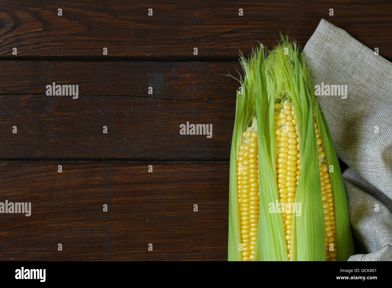 cob fresh raw natural organic corn Stock Photo - Alamy