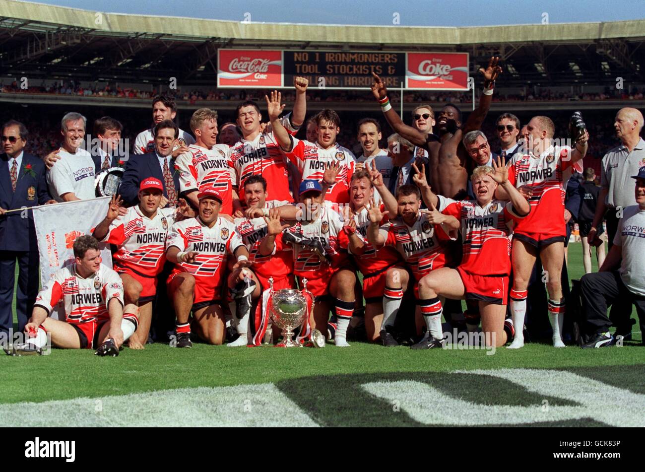 Leeds rugby team hi-res stock photography and images - Alamy