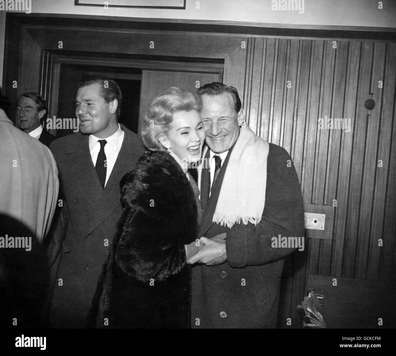 Entertainment - Trevor Howard and Zsa Zsa Gabor - Heathrow Airport ...