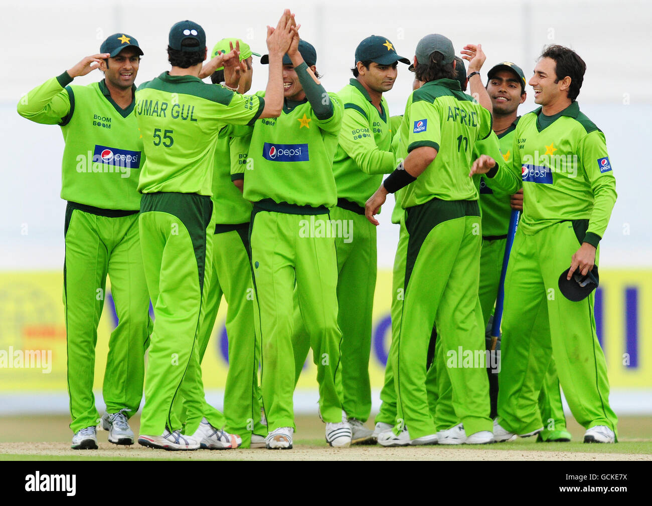 Pakistan team celebrate hi-res stock photography and images - Alamy