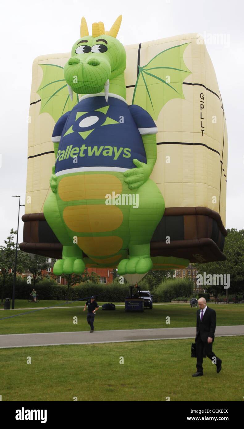 Palletways hi-res stock photography and images - Alamy