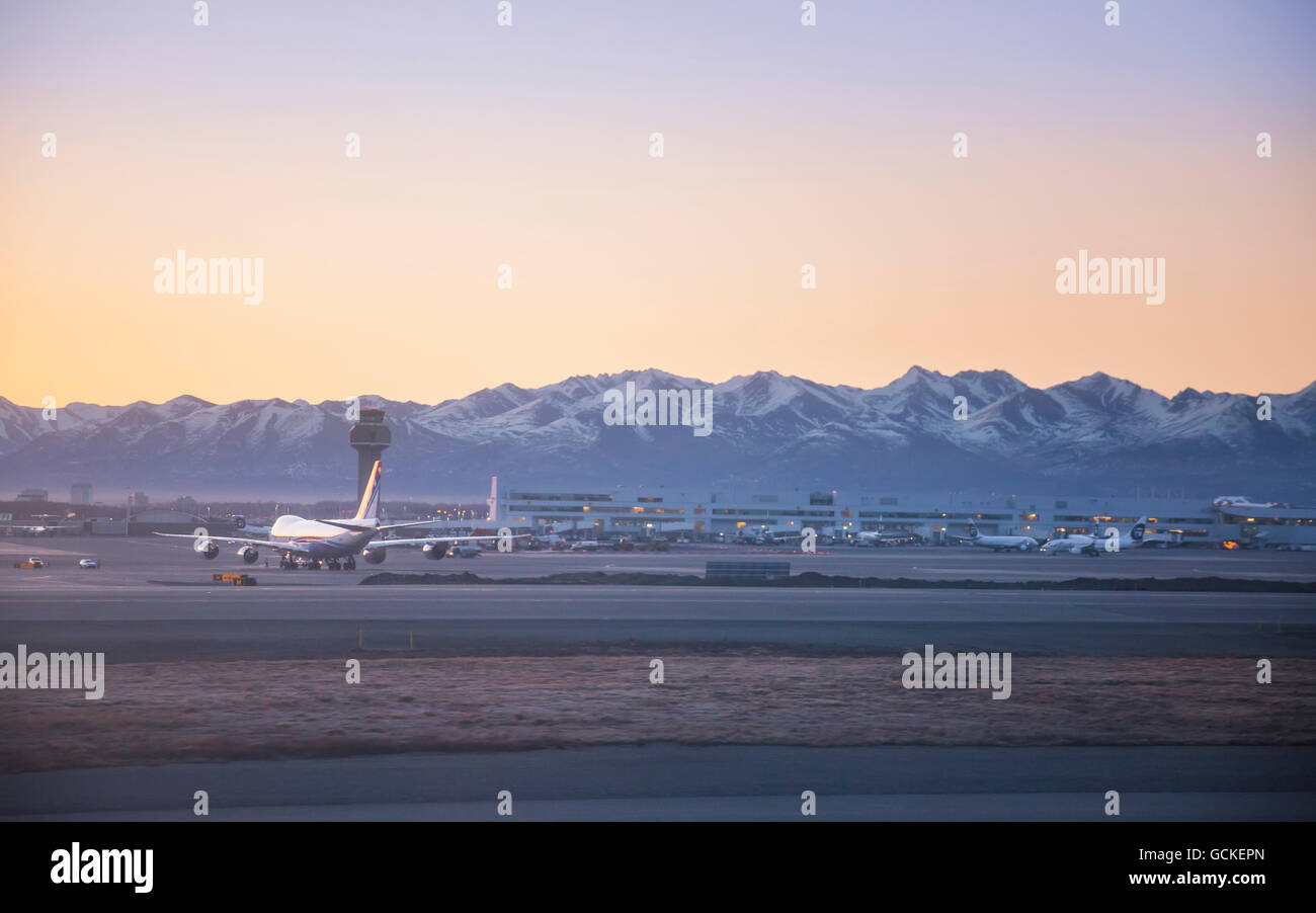 A 747 on the runway at the Ted Stevens Anchorage International Airport ...