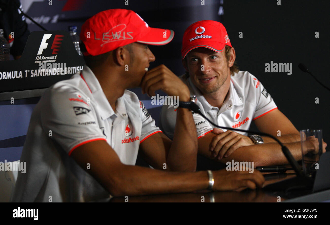 Lewis hamilton microphone hi-res stock photography and images - Alamy