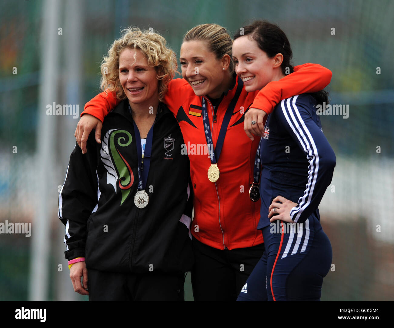 Great Britain's Stefanie Reid (right) poses with her bronze medal for ...