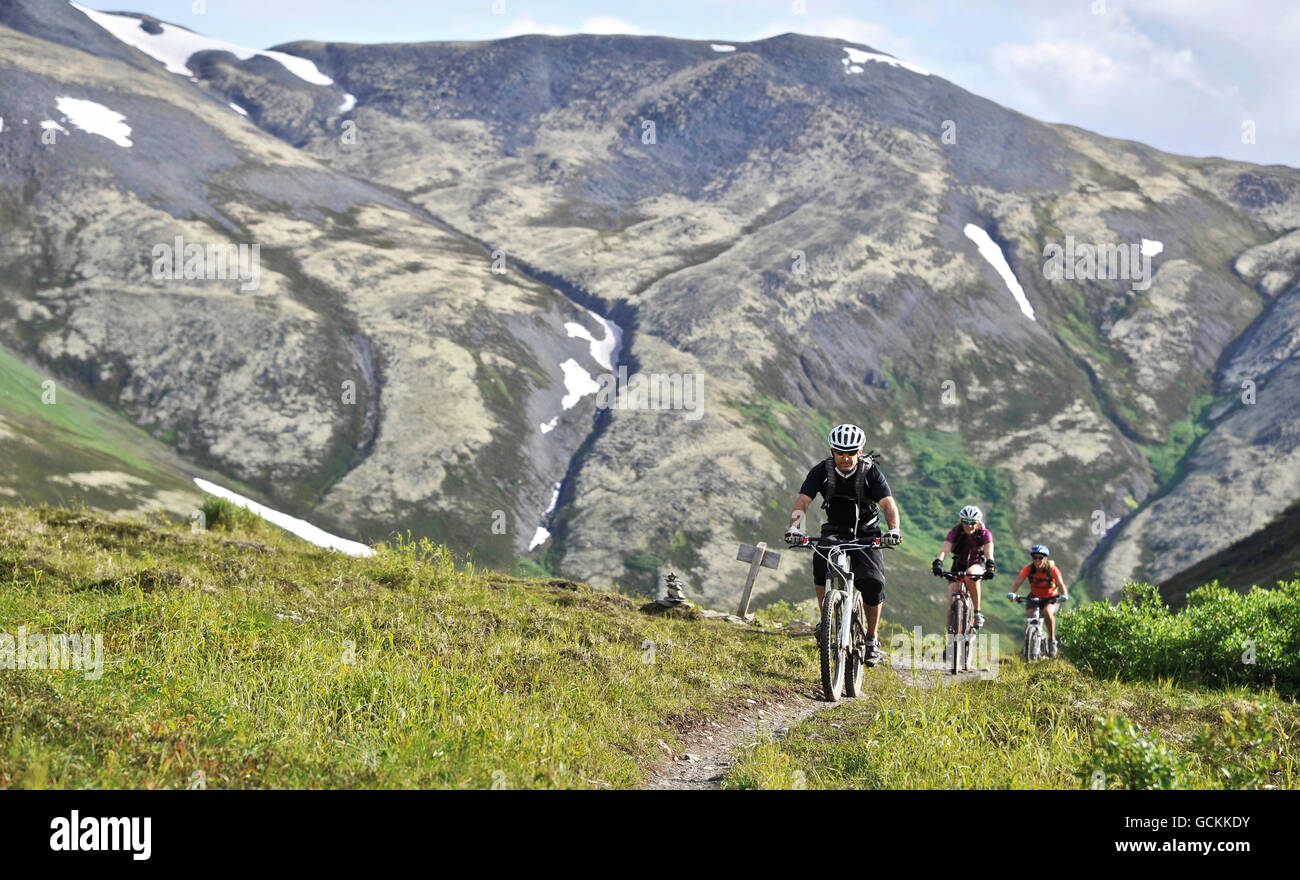 Mountain bikers on the Resurrection Pass Trail in the Chugach National ...