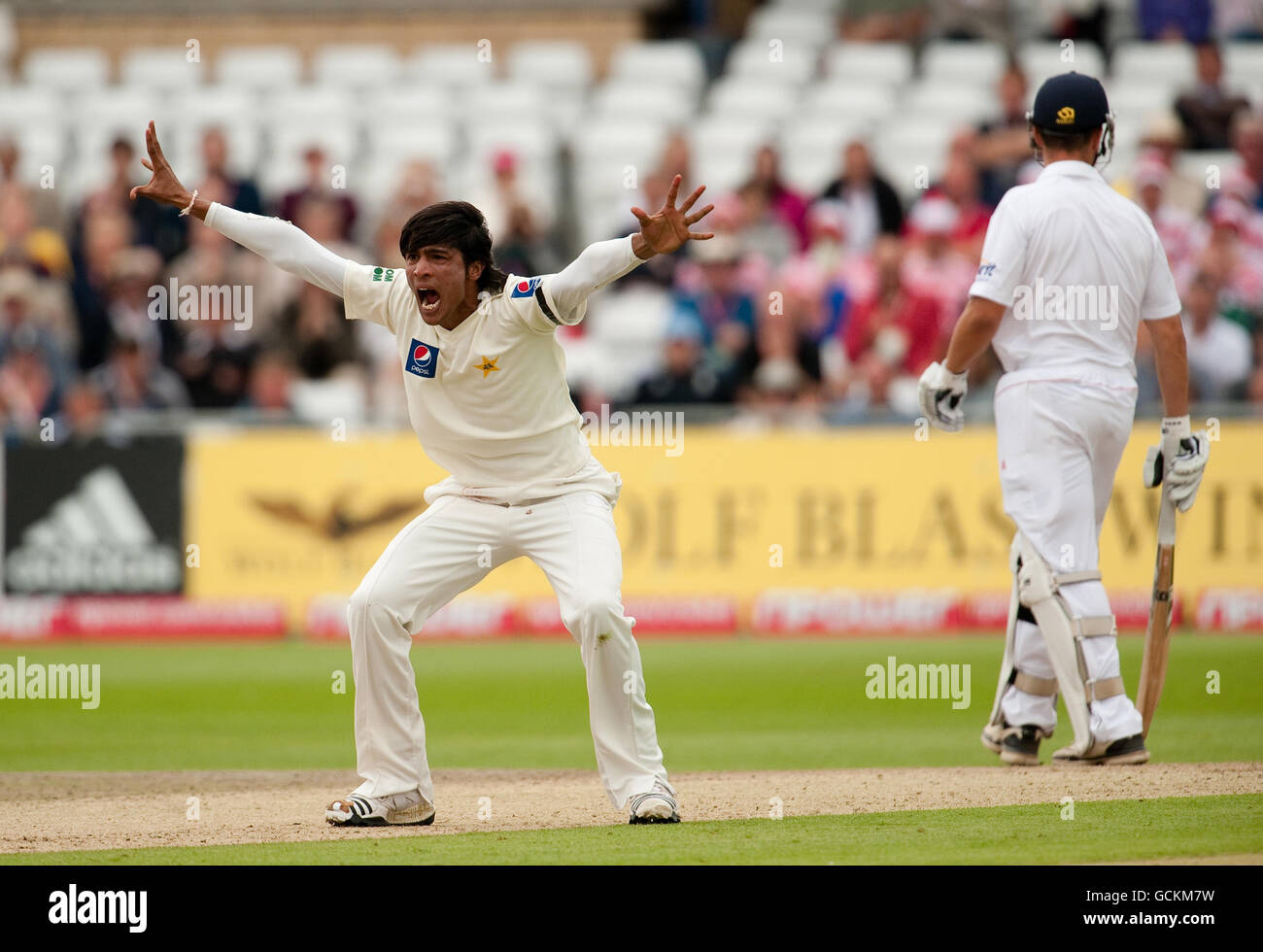 Cricket - npower First Test - Day One - England v Pakistan - Trent ...