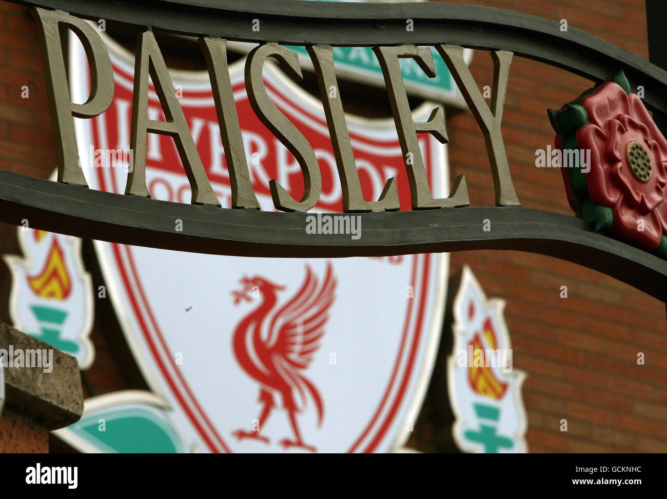 Liverpool fc logo hi-res stock photography and images - Alamy