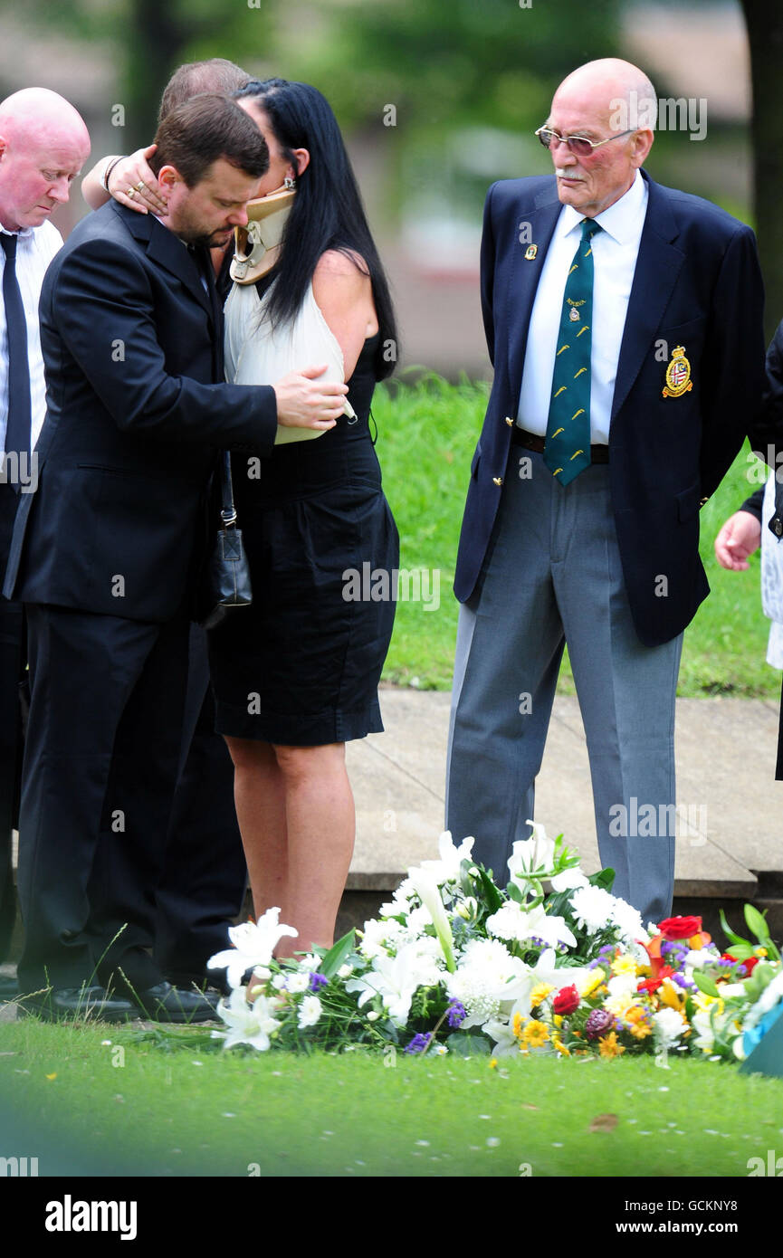 Brother angus moat left during the funeral of raoul moat hi-res stock ...