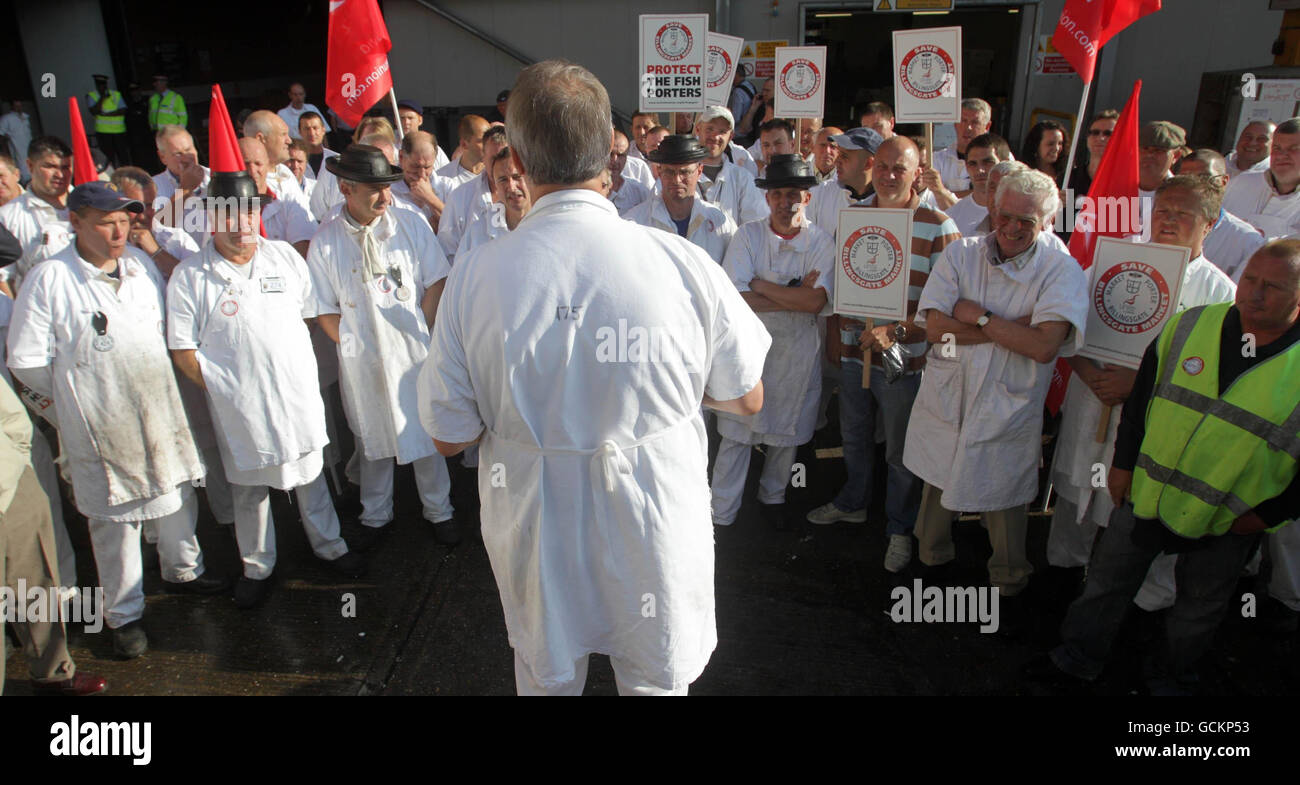 Market workers hi-res stock photography and images - Alamy
