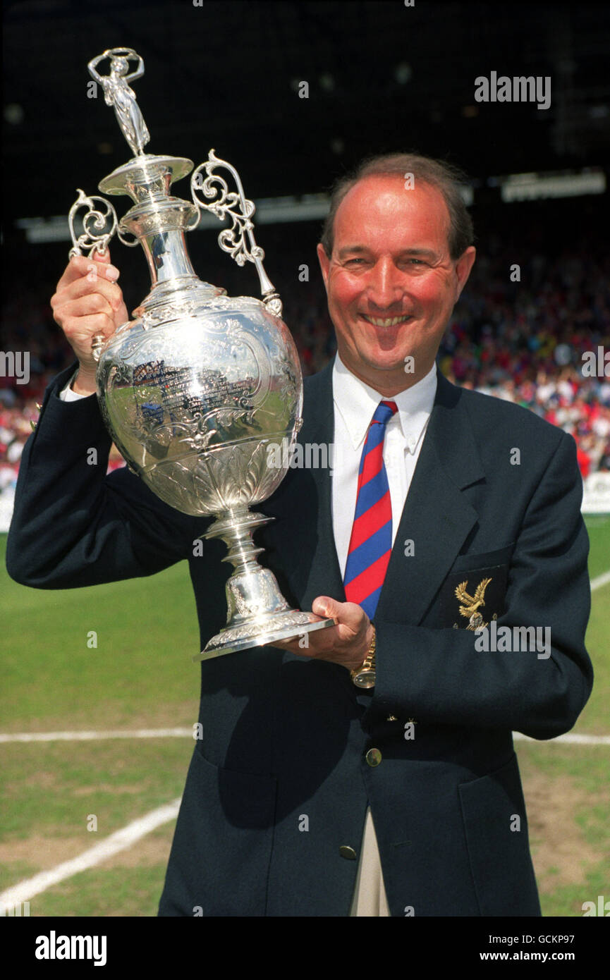 Alan smith trophy hi-res stock photography and images - Alamy