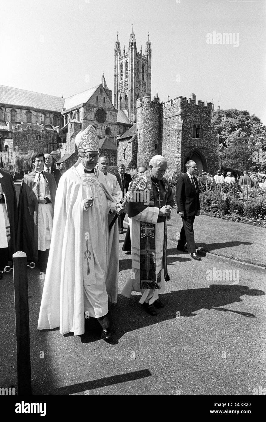 Walking in procession deanery pope met prince wales hi-res stock ...