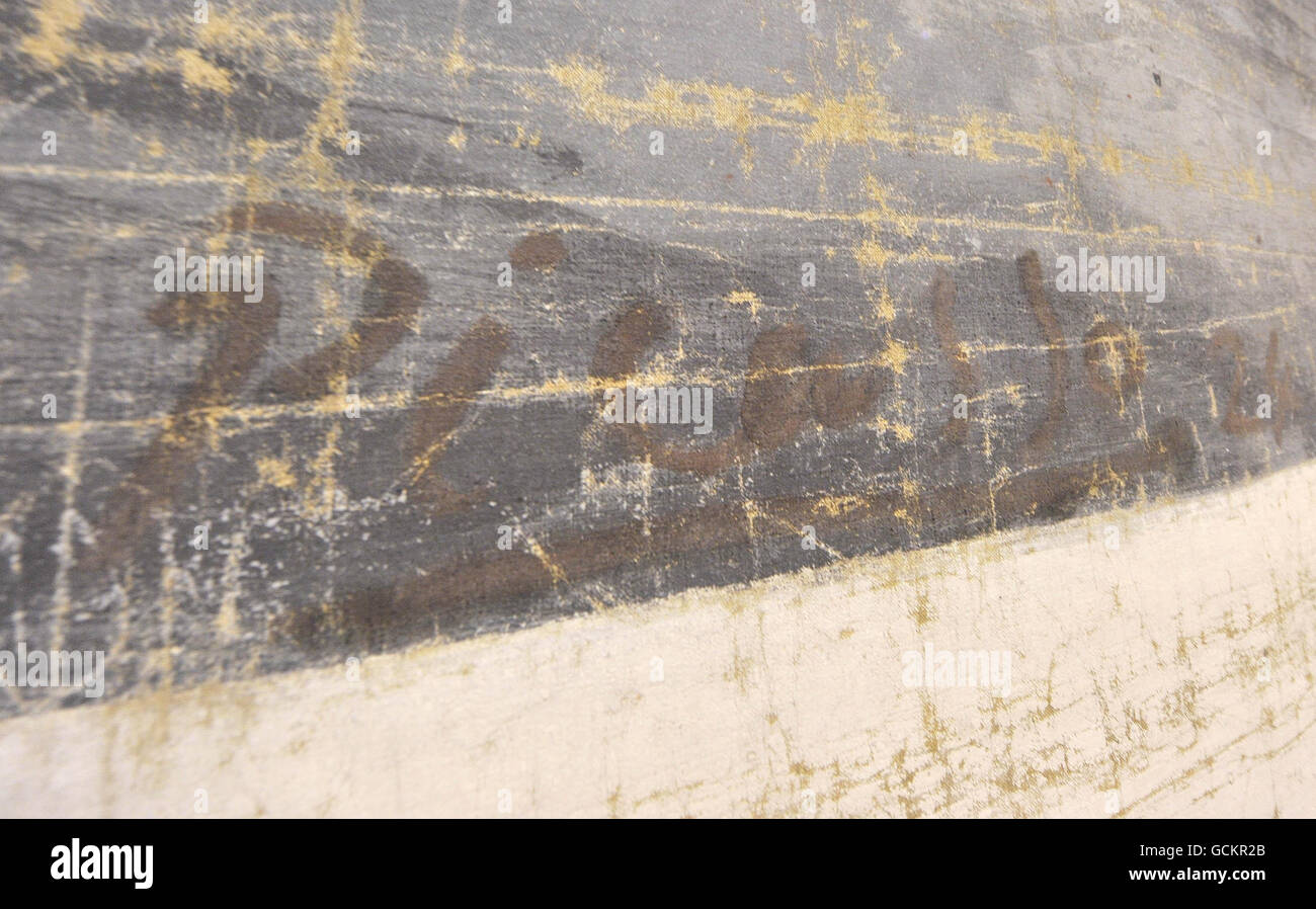 Picasso signature hi-res stock photography and images - Alamy