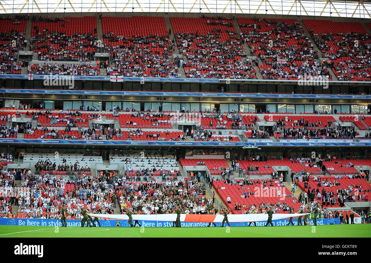 Empty seats at wembley stadium hi-res stock photography and images - Alamy