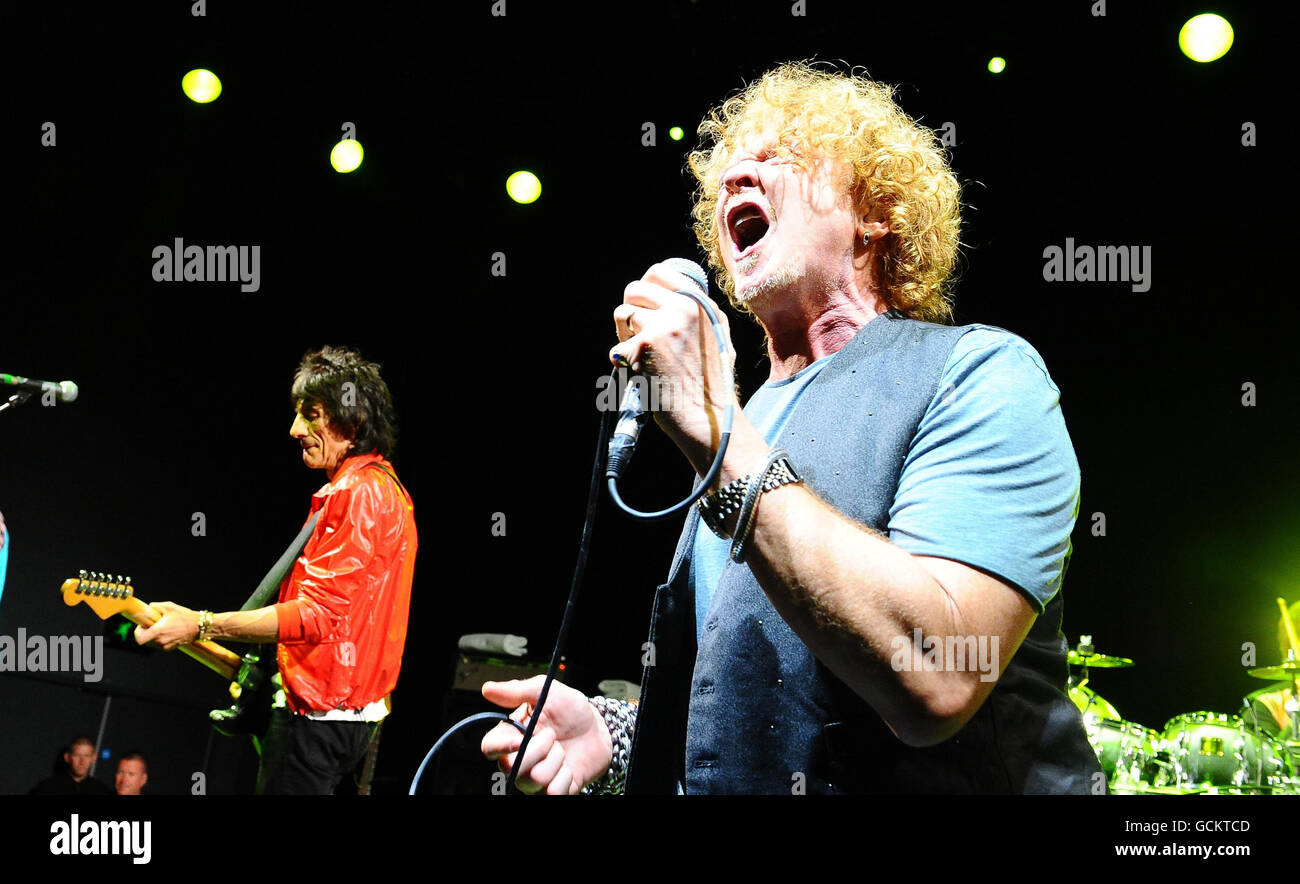 Faces reunion tour launch - O2 Arena London Stock Photo - Alamy