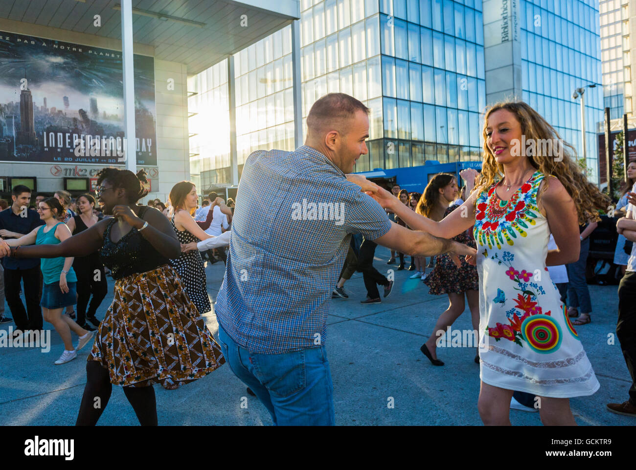 Paris, France, French Couples, Swing Dancing Young on Street in ...