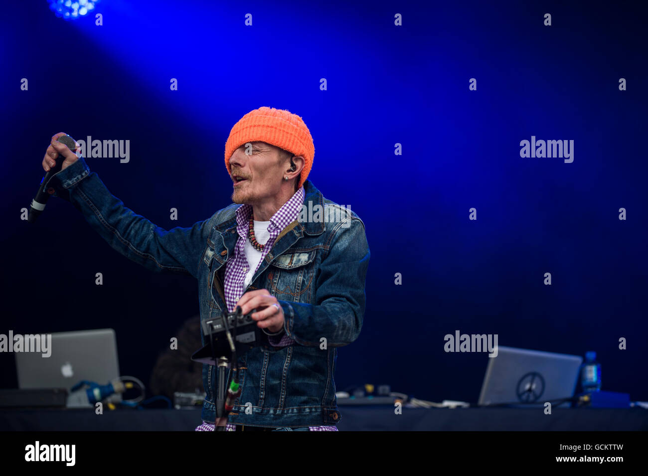 Rob birch stereo mcs hi-res stock photography and images - Alamy