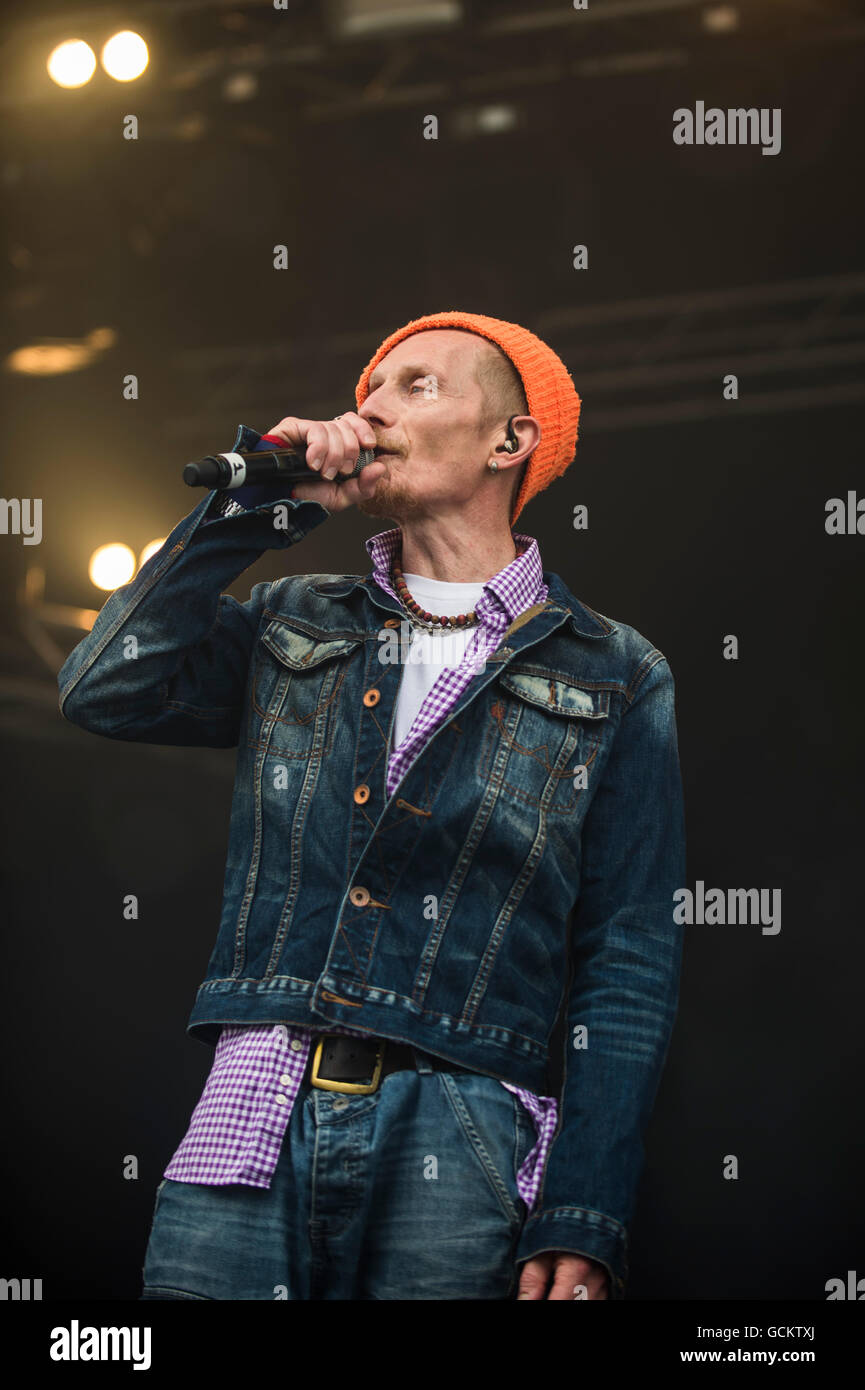 Rob birch stereo mcs hi-res stock photography and images - Alamy