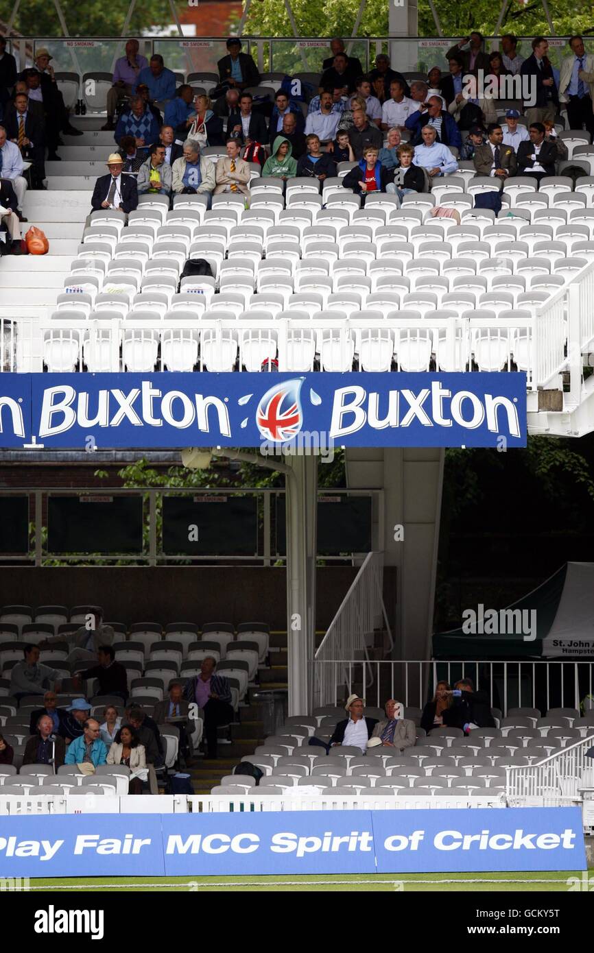 Lords cricket ground sign hi-res stock photography and images - Alamy