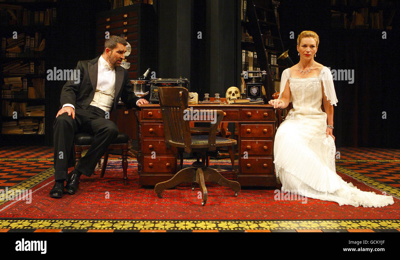 Everett returns to stage in pygmalion hi-res stock photography and ...