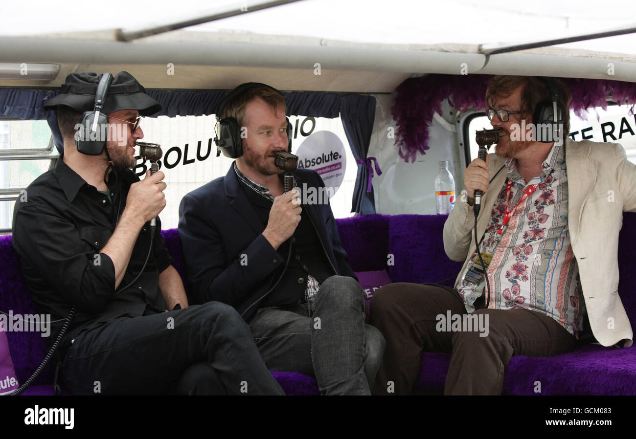 Matt Berninger (centre) and Scott Devendorf (left) of The National ...