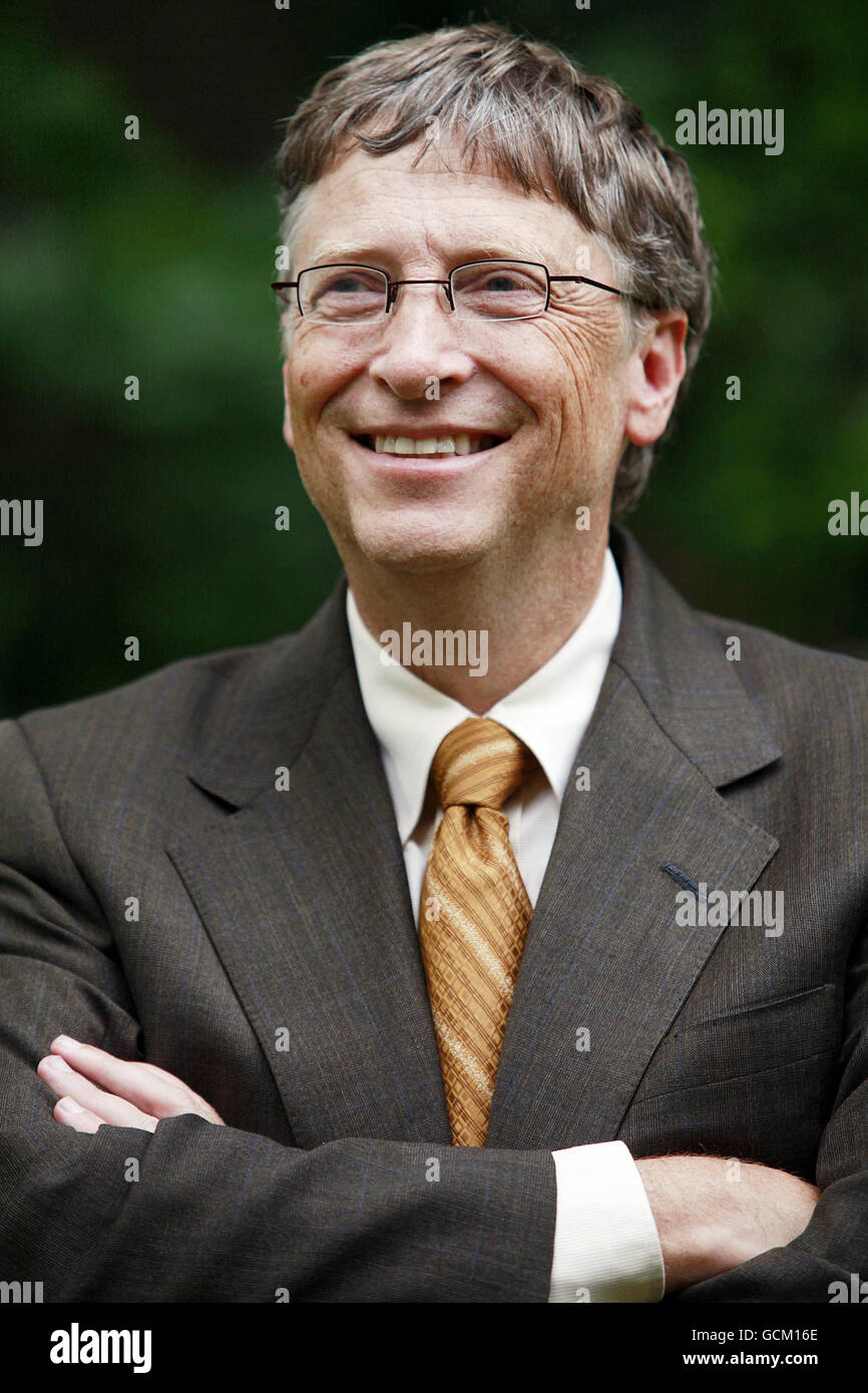 Bill Gates, founder of Microsoft in the garden of 11 Downing Street ...