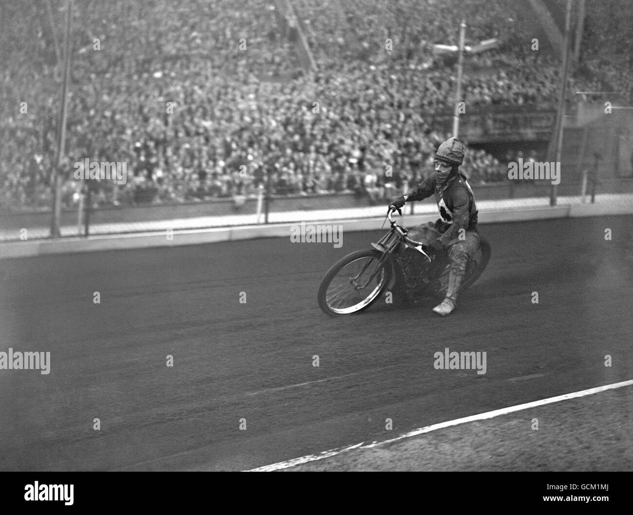 Jack parker at speed during the british speedway riders championship hi ...