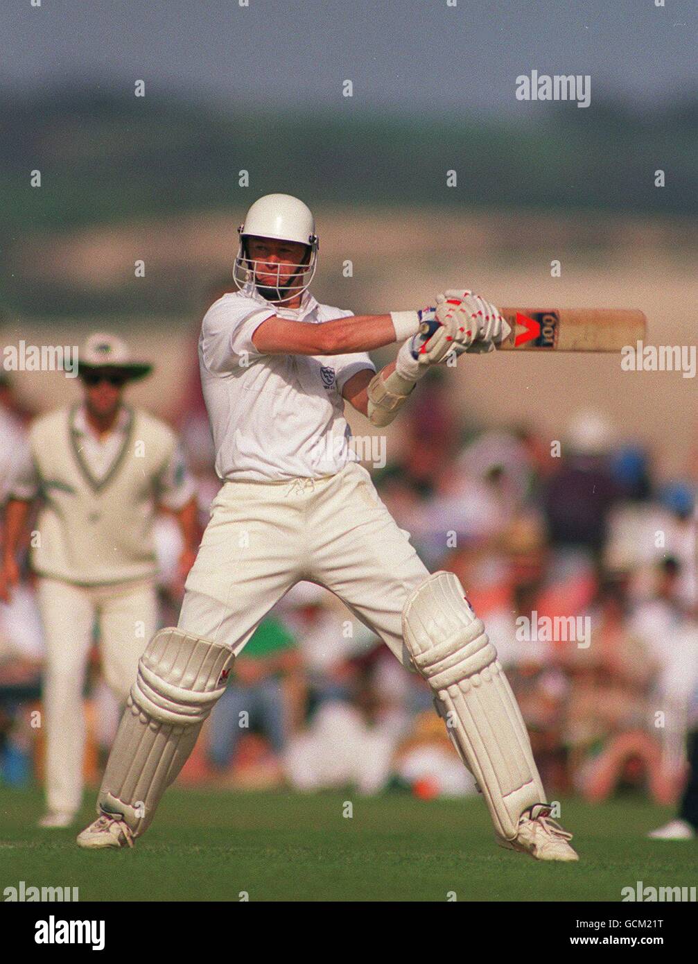 Alan wells cricket hi-res stock photography and images - Alamy