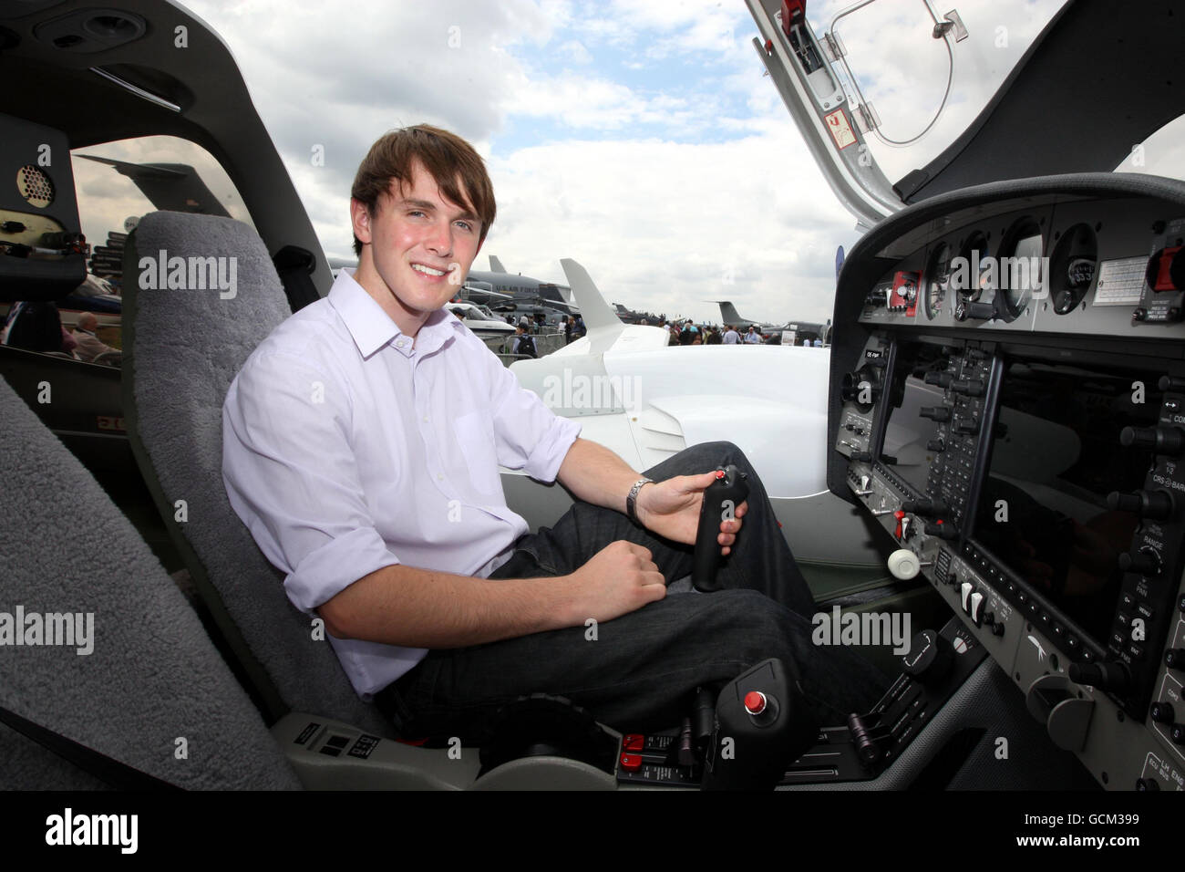 EDITORS PLEASE NOTE THIS IS NOT THE AIRCRAFT MIKE PERHAM INTENDS TO FLY ...