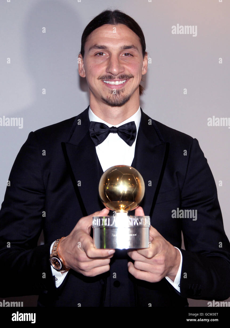 Zlatan ibrahimovic trophy hi-res stock photography and images - Alamy